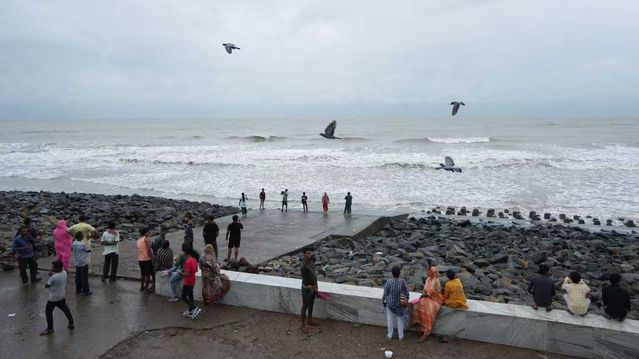 Cyclone Dana ओडिशा के तट से 120 Kmph की रफ्तार टकराया ‘दाना तूफान
